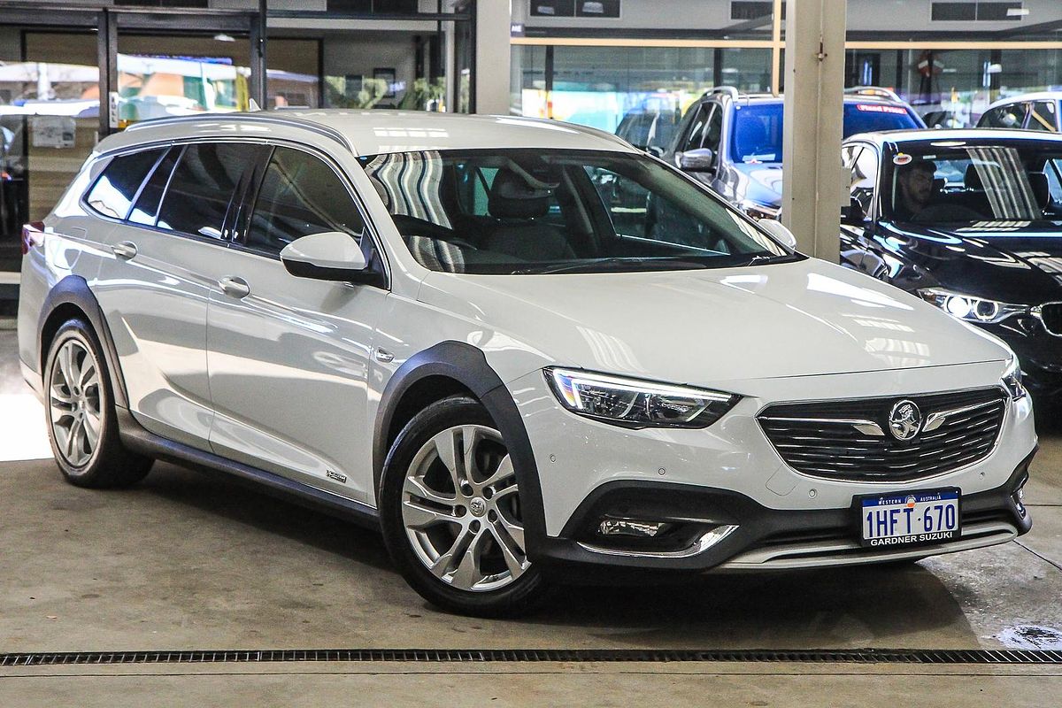 SOLD 2020 Holden Calais V in WHITE | Used Hatch | Cannington WA