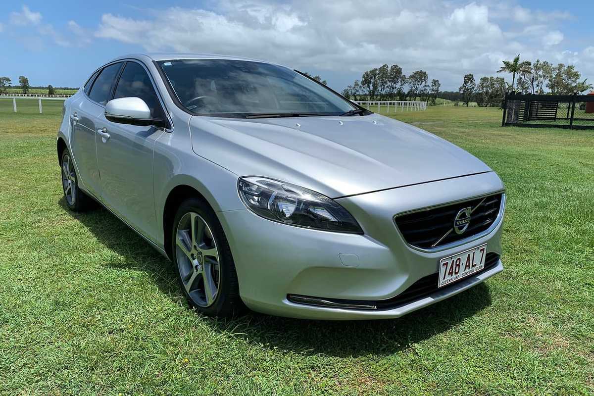 SOLD 2015 Volvo V40 D2 Kinetic in Silver | Used Hatch | Gold Coast QLD