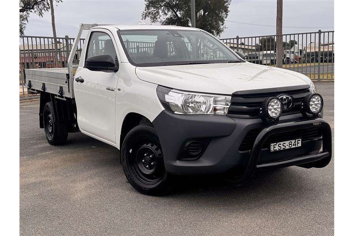 SOLD 2021 Toyota Hilux Workmate in Glacier White | Used Ute | Cowra NSW ...