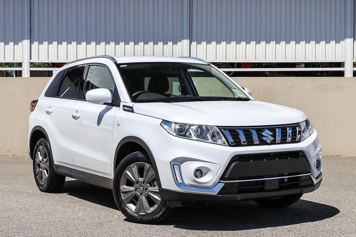 SOLD 2024 Suzuki Vitara in Cool White | New SUV | Cannington WA | Gardner Suzuki