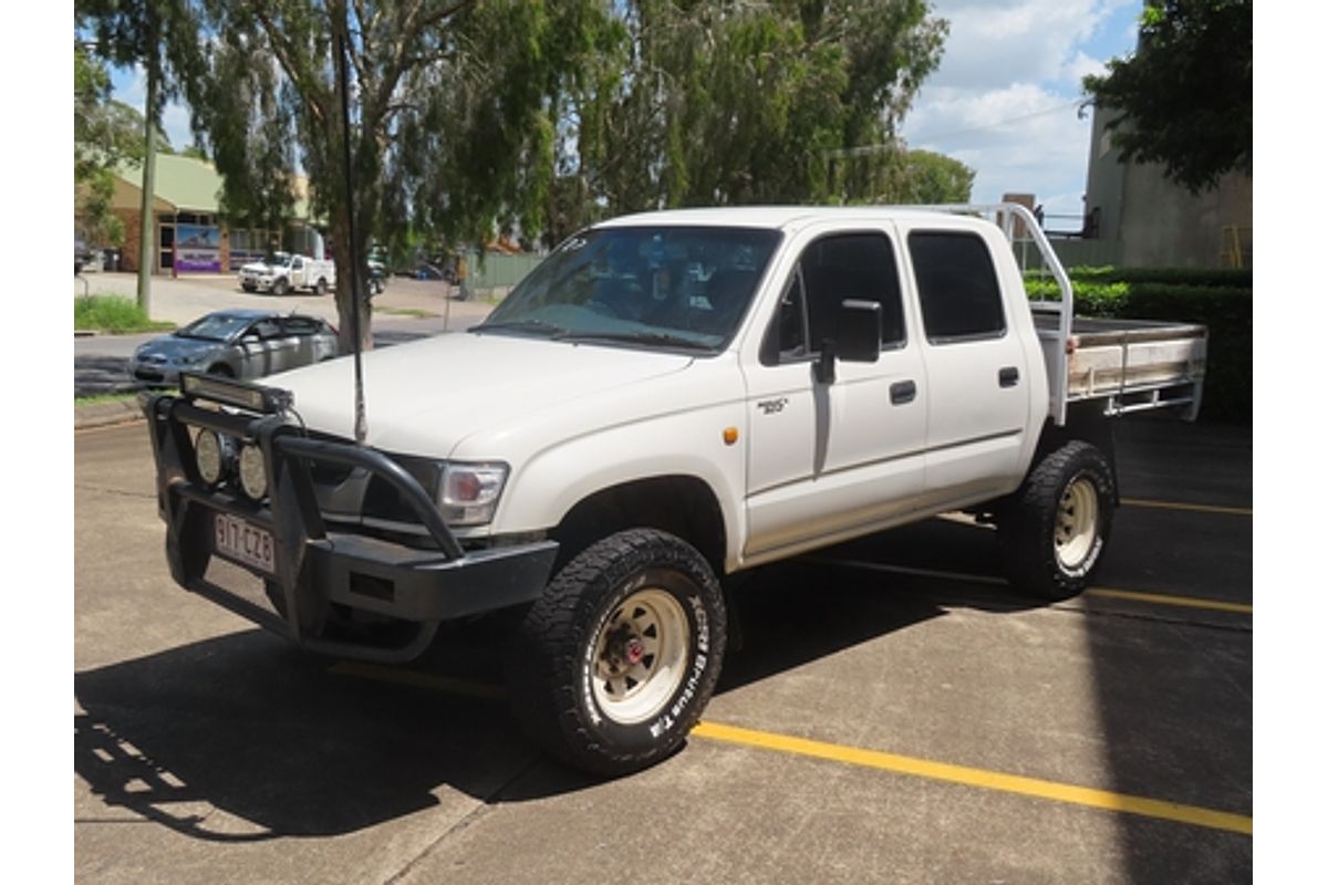 SOLD 2004 Toyota Hilux in WHITE | Used Ute | Archerfield QLD | Auto ...