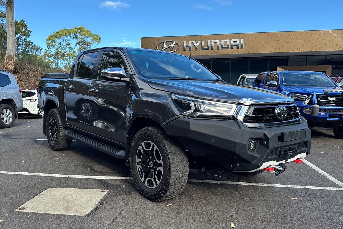 SOLD 2022 Toyota Hilux SR5 in Graphite | Used Ute | Coffs Harbour NSW ...