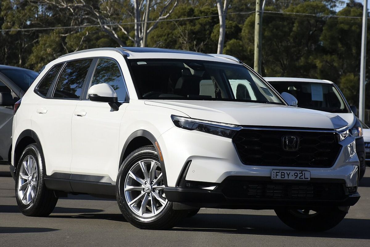 SOLD 2023 Honda CR-V VTi L7 in WHITE | Used SUV | Warwick Farm NSW | Peter Warren Automotive