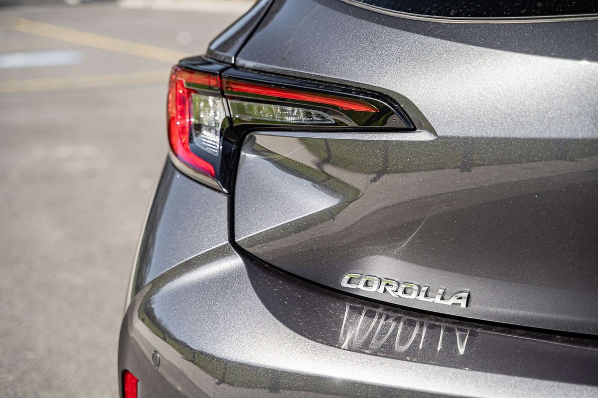 SOLD 2022 Toyota Corolla ZR Hybrid in Black Roof with Graphite | Used ...