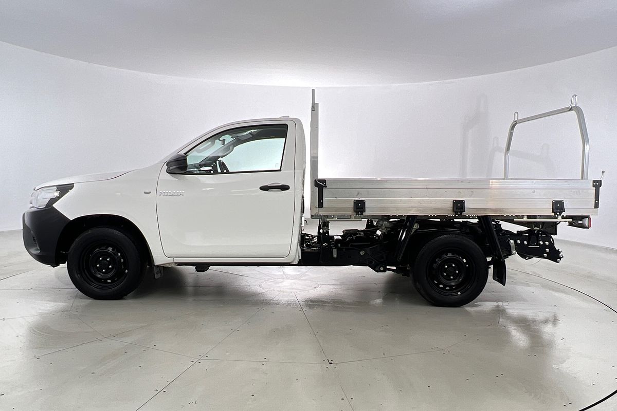 2024 Toyota Hilux Workmate in WHITE | Used Ute | Stock #8668 | Essendon ...