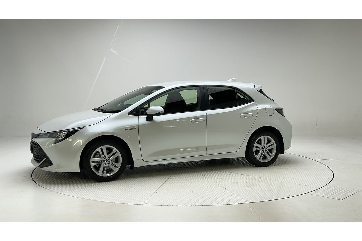 SOLD 2021 Toyota Corolla Ascent Sport Hybrid in WHITE | Used Hatch ...
