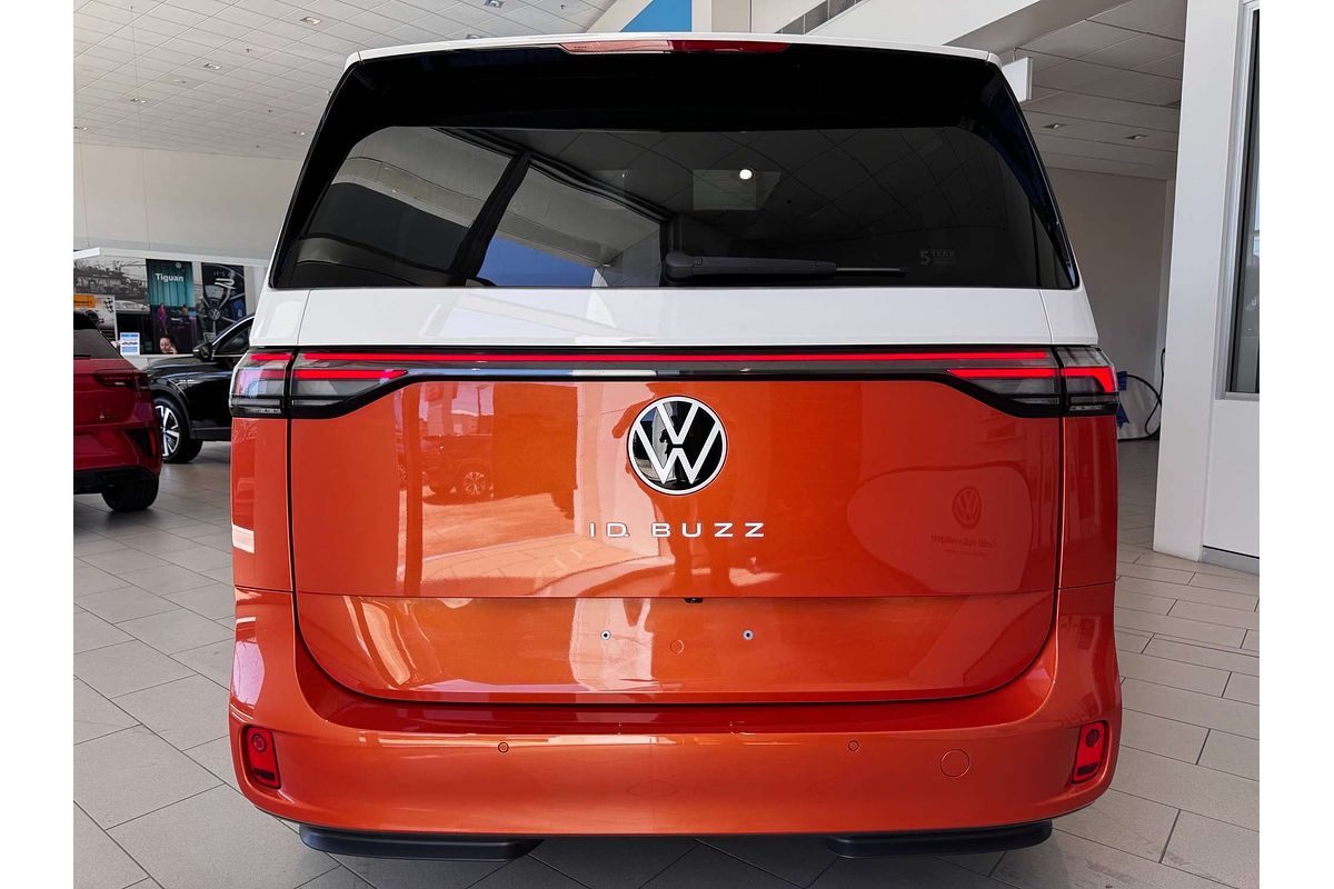 SOLD 2025 Volkswagen ID. Buzz Pro BEV560 in Candy White/Energetic ...