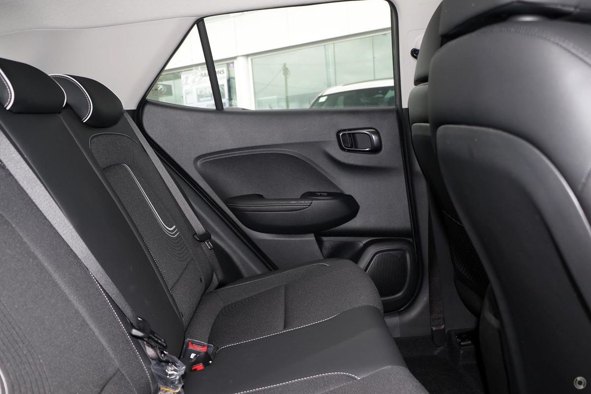 2025 Hyundai Venue Active in ECOTRONIC GREY | New SUV | Stock ...