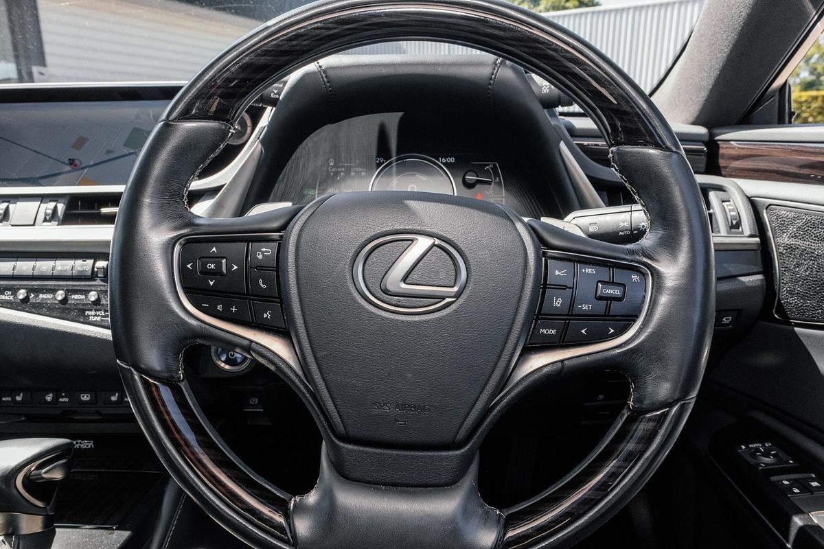SOLD 2021 Lexus ES ES300h Sports Luxury in Silver | Used Sedan | Stock ...