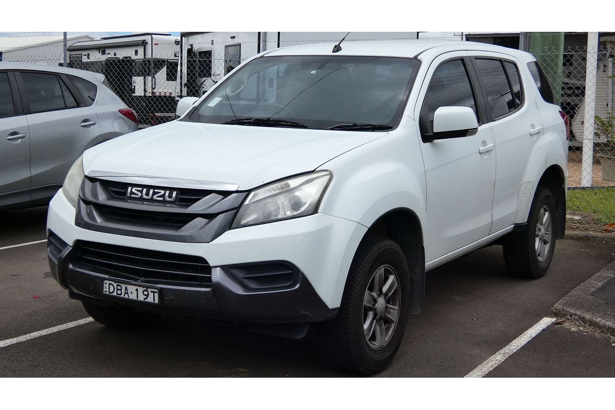 2015 Isuzu MU-X LS-M in White | Used SUV | Stock #182103 | South Nowra ...