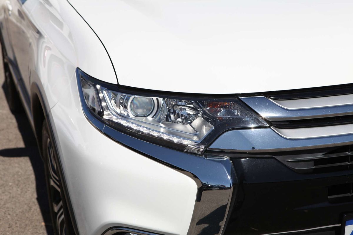 SOLD 2016 Mitsubishi Outlander LS in White | Used SUV | Stock #79304 ...