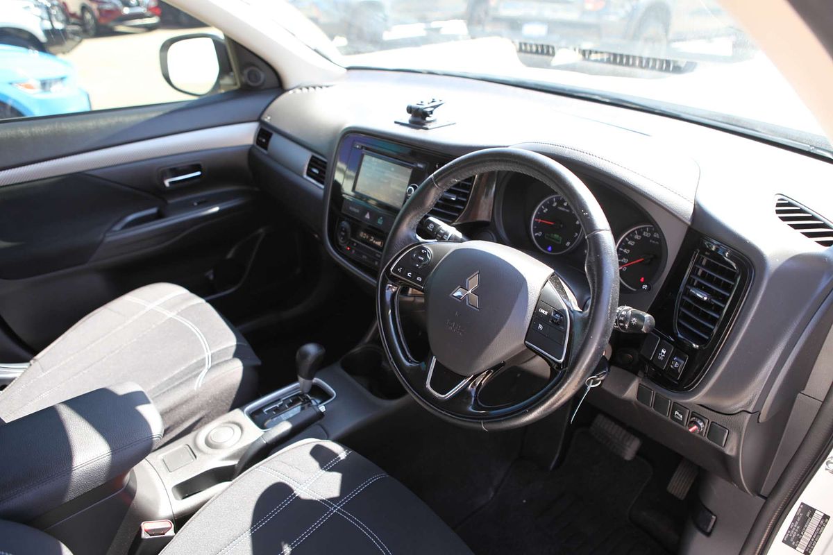 2016 Mitsubishi Outlander LS in White | Used SUV | Stock #79304 ...