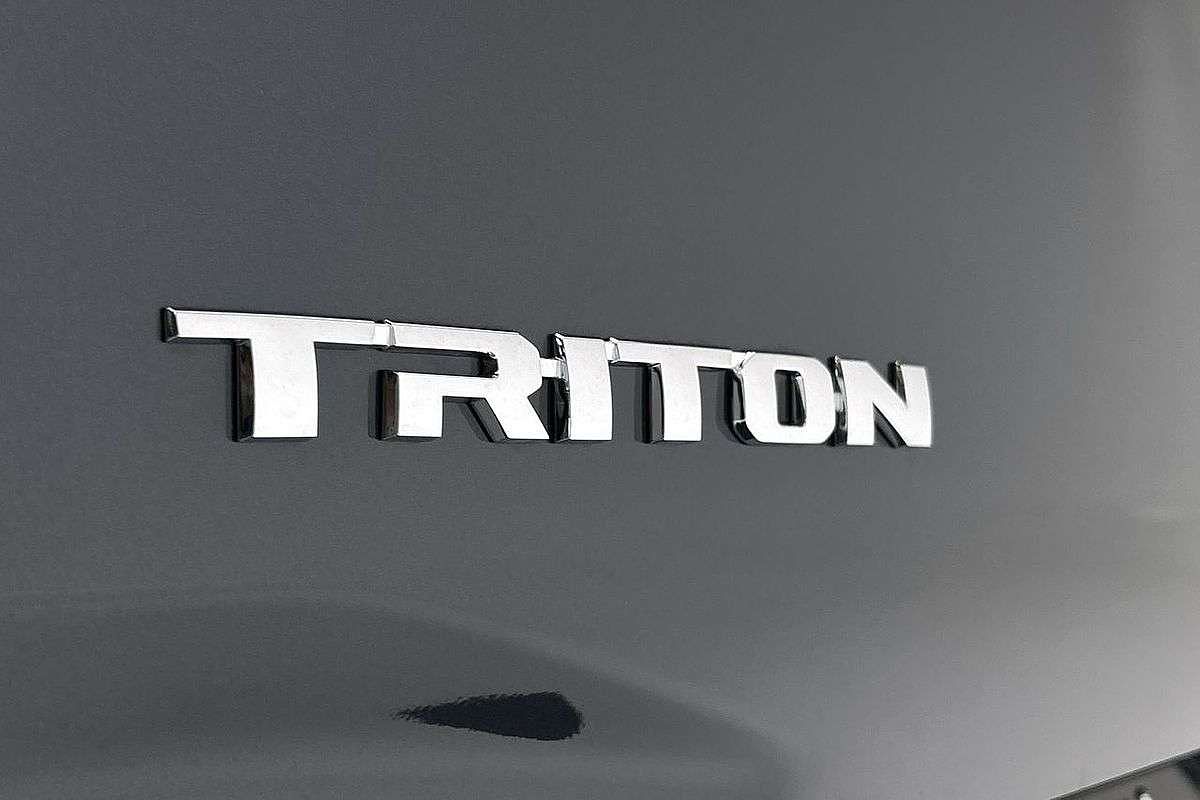SOLD 2025 Mitsubishi Triton GSR in GRAPHITE GREY | New Ute | Stock ...