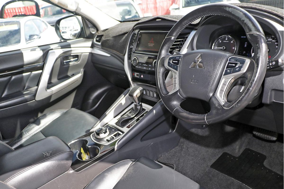 2016 Mitsubishi Pajero Sport GLS in PITCH BLACK | Used SUV | Stock # ...