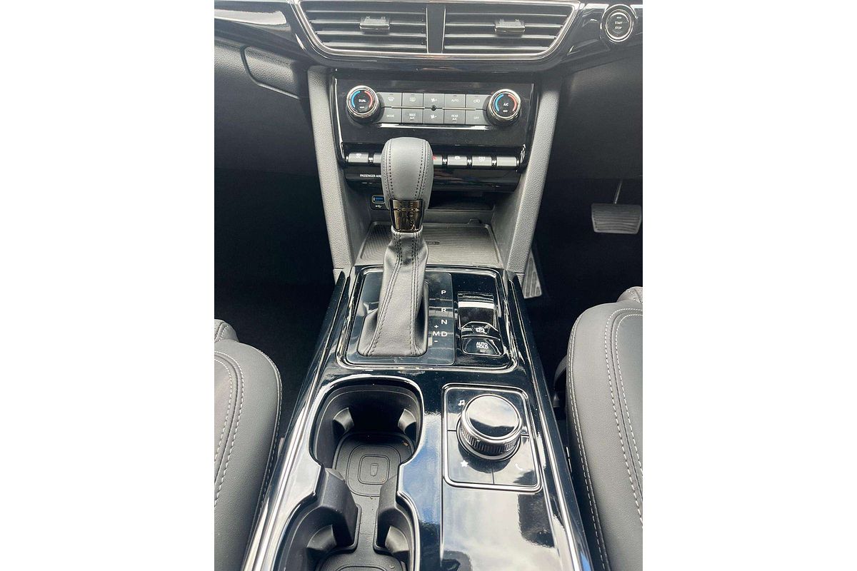 SOLD 2025 Mahindra XUV700 AX7L in Midnight Black | New SUV | Stock # ...