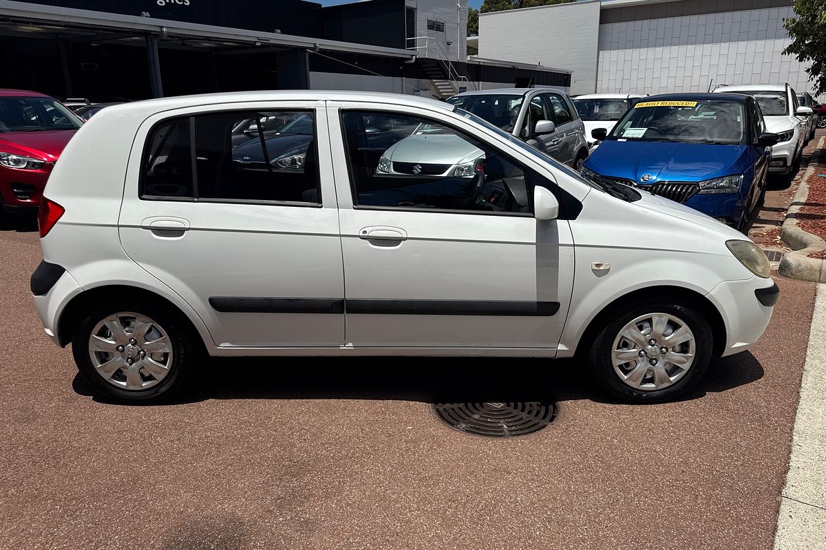 SOLD 2010 Hyundai Getz SX in Noble White | Used Hatch | Stock #467997 ...