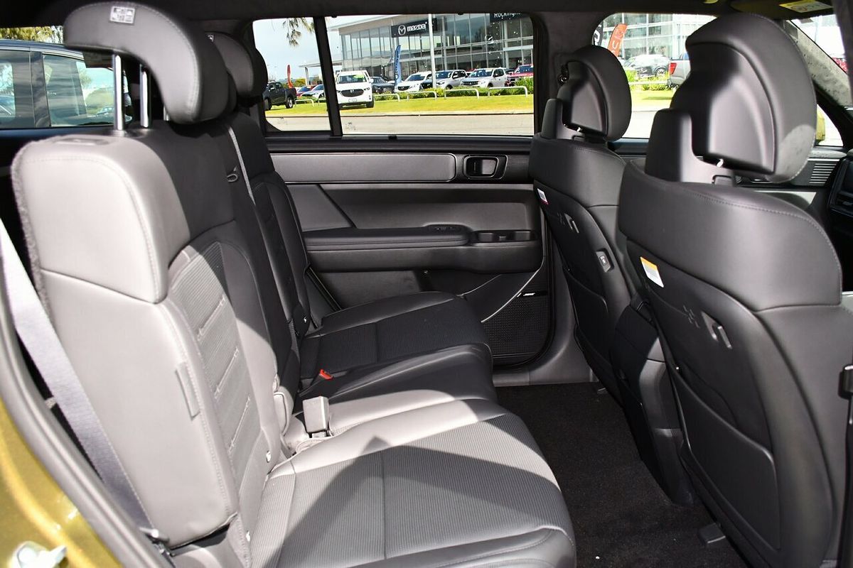 2025 Hyundai Santa Fe Hybrid Calligraphy in CYBER SAGE | New SUV ...