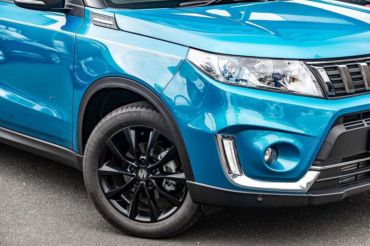 2024 Suzuki Vitara Turbo in Atlantis Turquoise/CosmicBlack | Demo SUV ...
