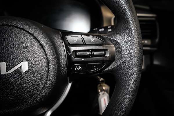 2024 Kia Stonic S in Clear White | Used SUV | Stock #468840 | Victoria ...