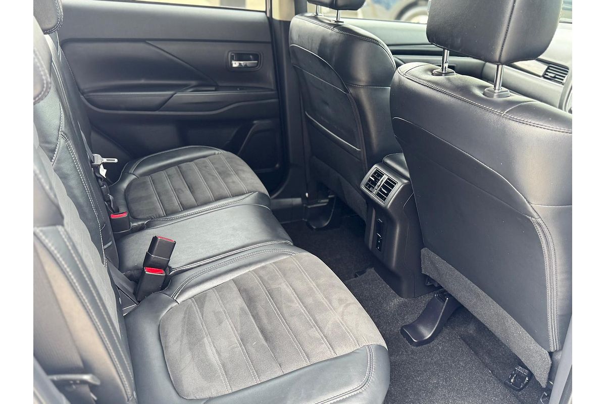 2020 Mitsubishi Outlander LS in White | Used SUV | Stock #RU1281 ...