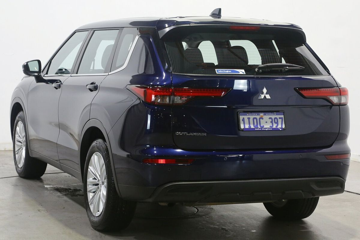 SOLD 2024 Mitsubishi Outlander ES in COSMIC BLUE | Used SUV | Stock ...