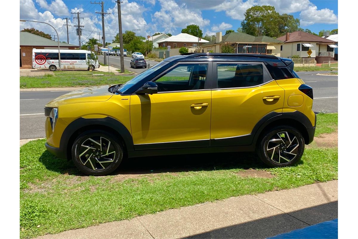 2025 Mahindra XUV3XO AX7L in Citrine Yellow | Used SUV | Stock #1200937 ...