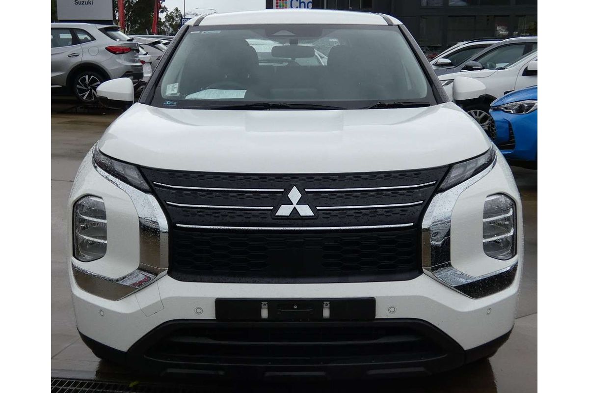2024 Mitsubishi Outlander ES in White | Used SUV | Stock #182131 ...