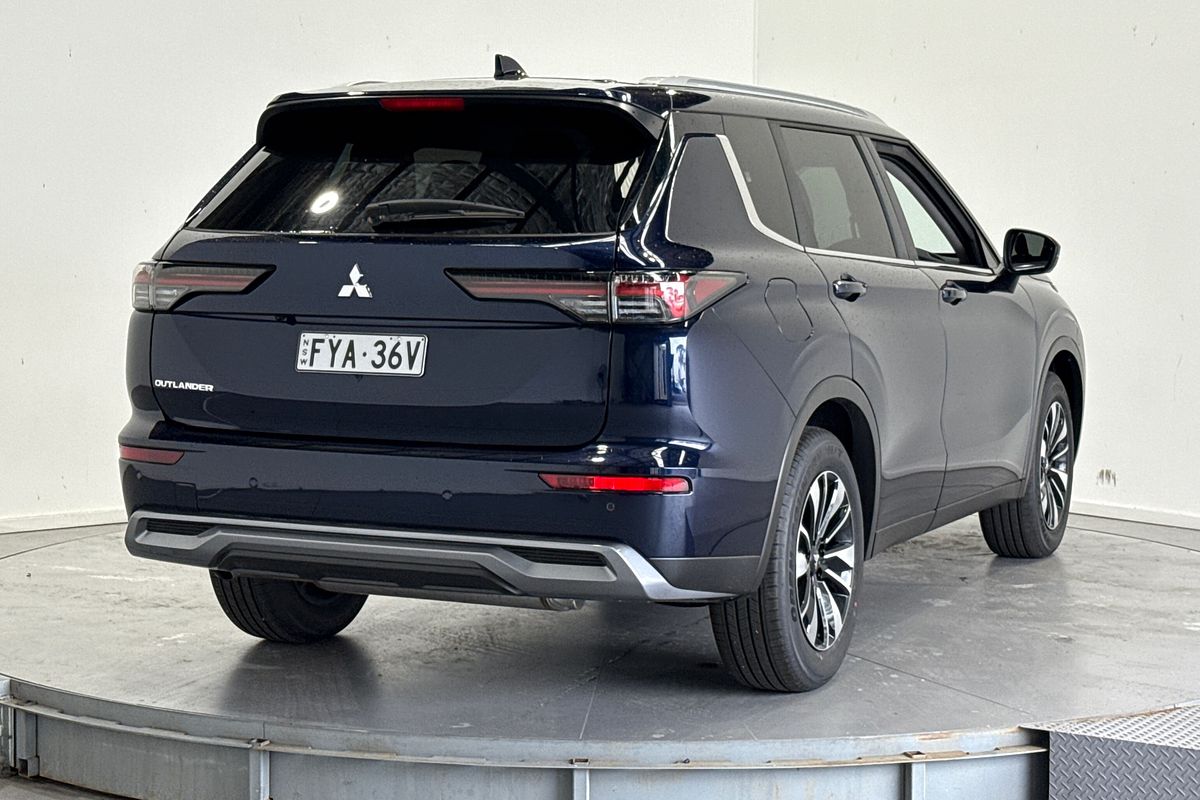 SOLD 2025 Mitsubishi Outlander LS in COSMIC BLUE | Used SUV | Stock # ...