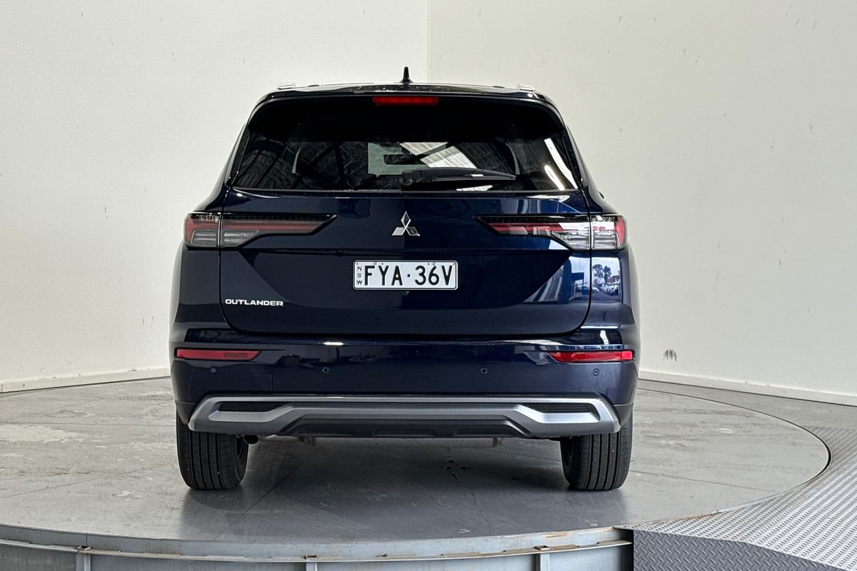 SOLD 2025 Mitsubishi Outlander LS in COSMIC BLUE | Used SUV | Stock # ...