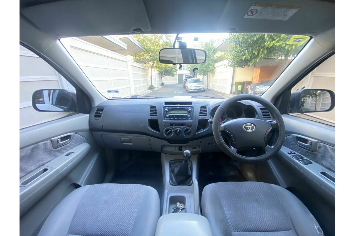 2011 Toyota Hilux SR in White | Used Ute | Stock #09002169 | Zetland ...