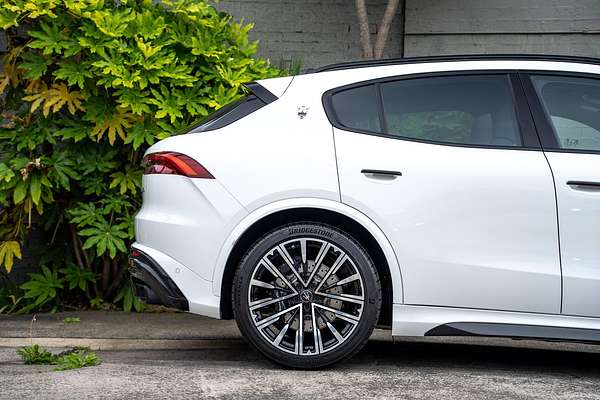2025 Maserati Grecale Trofeo in White | New SUV | Stock #NM1106 ...