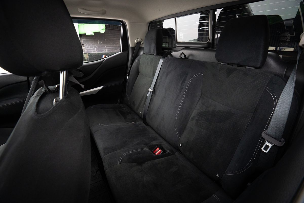SOLD 2020 Nissan Navara ST in WHITE | Used Ute | Stock #7604 | Wangara ...
