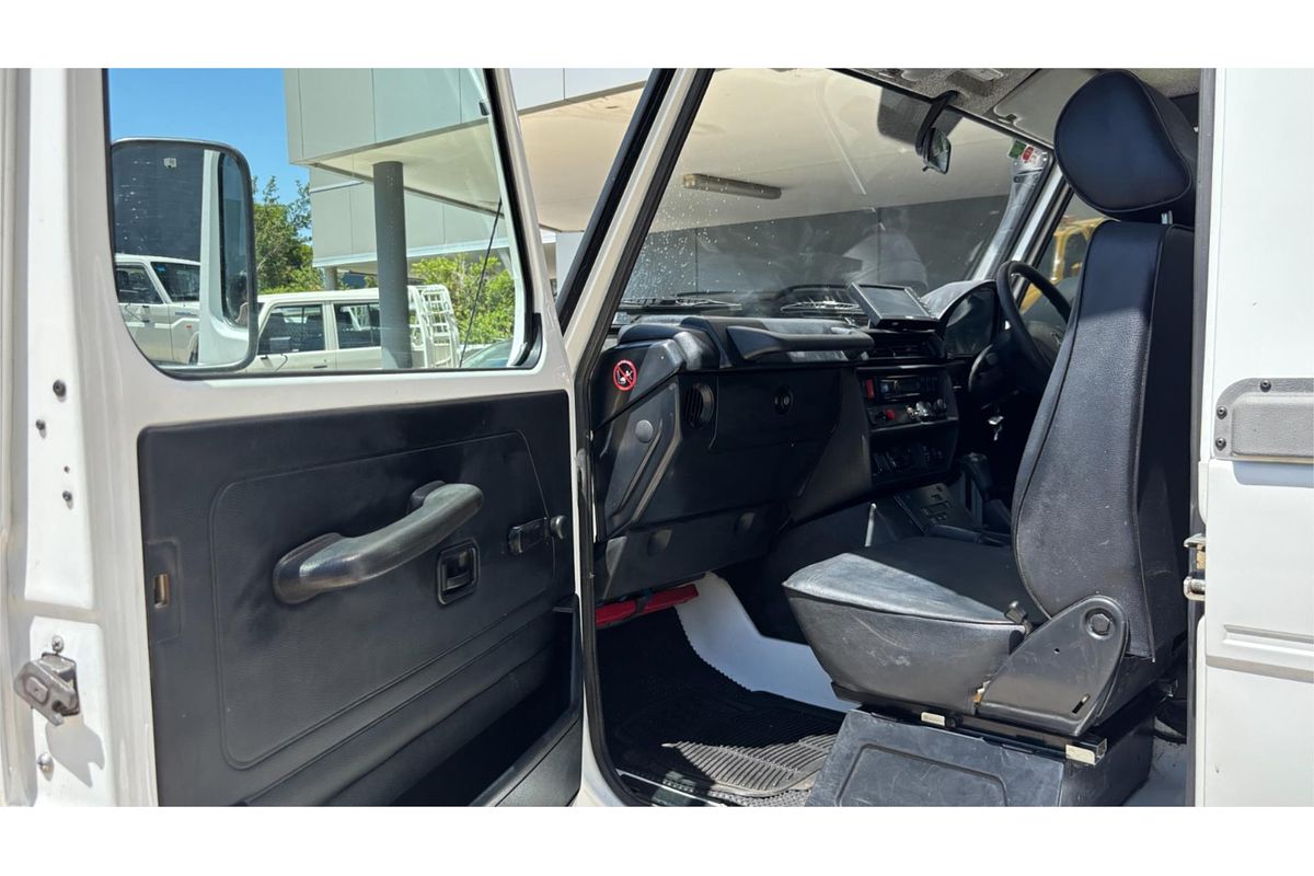 SOLD 2017 Mercedes-Benz G-Class G300 CDI in White | Used Ute | Stock ...