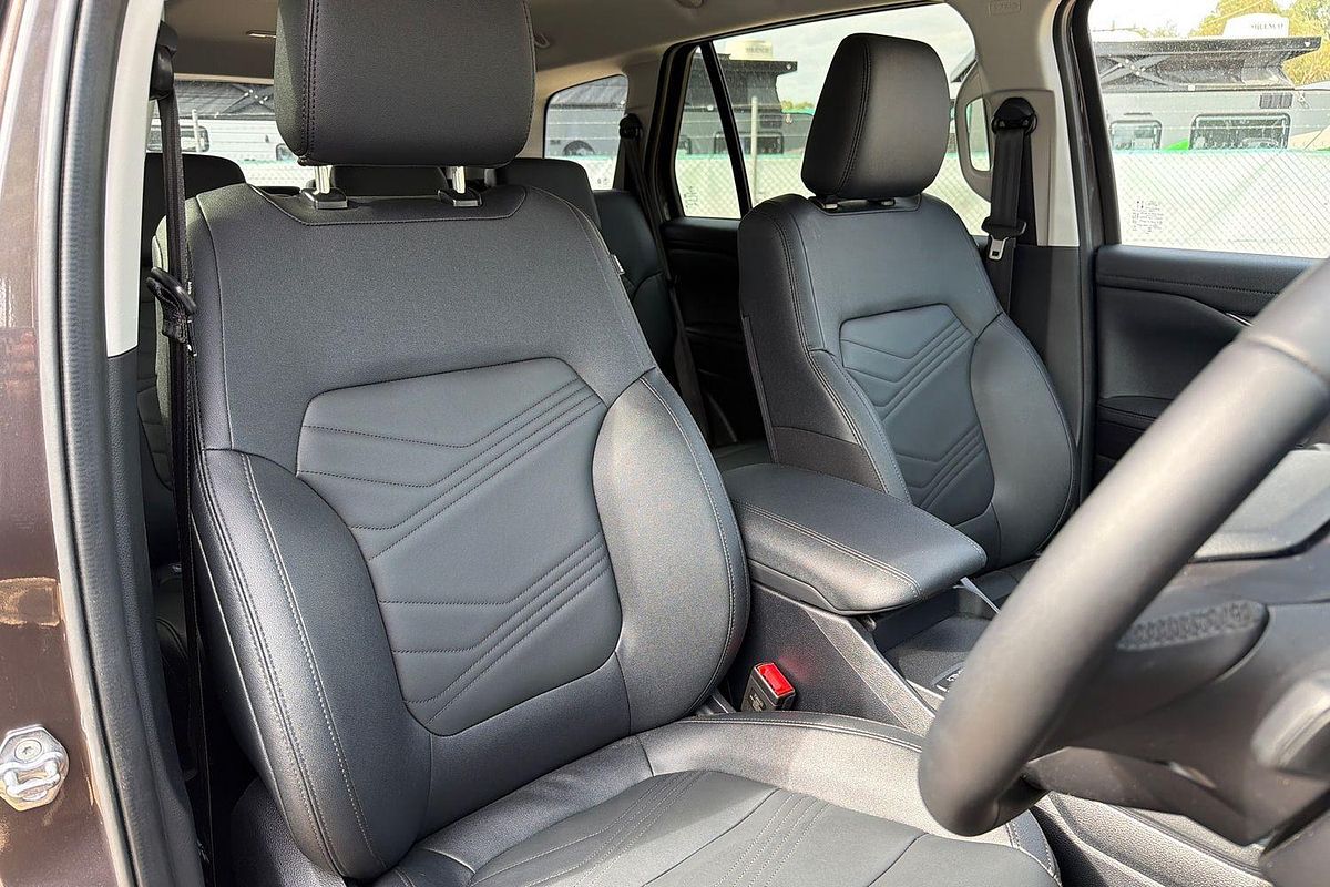 2025 Ford Everest Trend in EQUINOX BRONZE | Used SUV | Stock #405377 ...