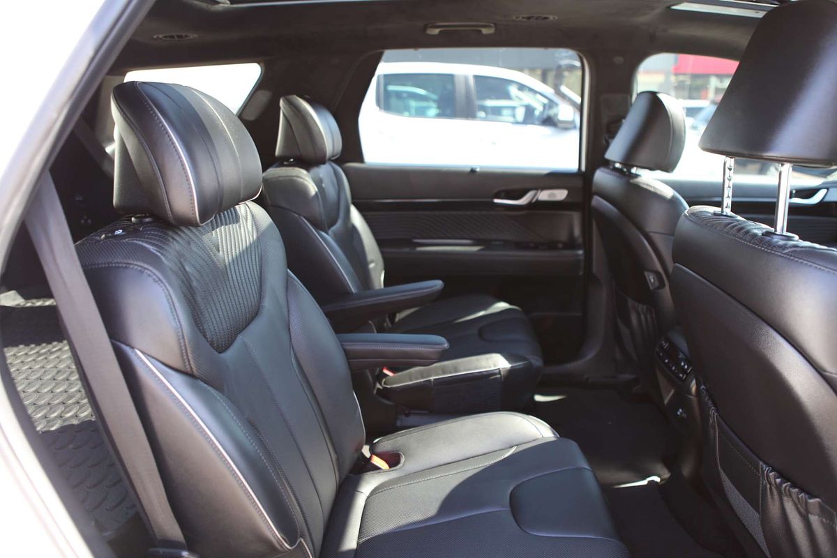 2023 Hyundai Palisade Highlander in Creamy White | Used SUV | Stock ...
