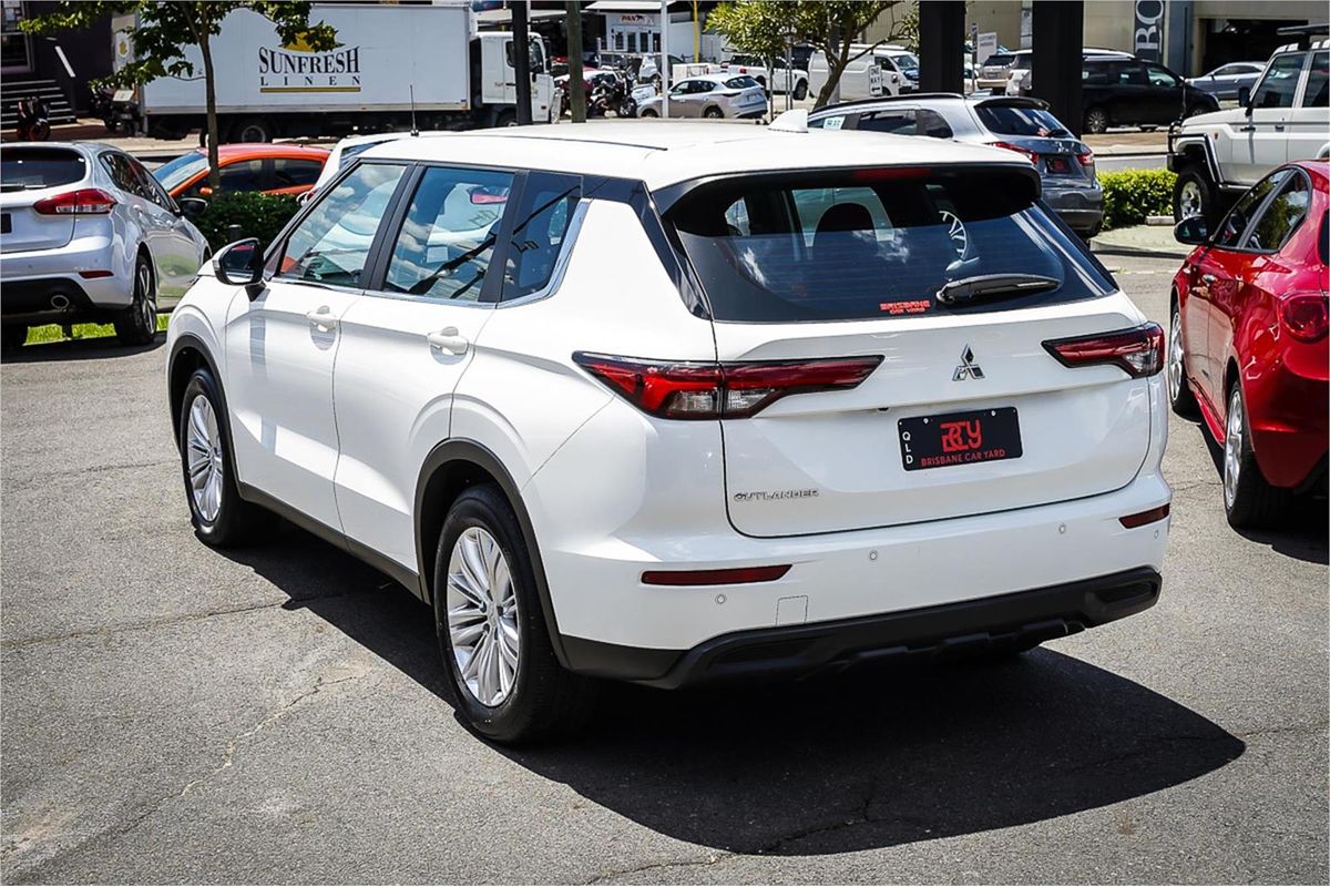 2022 Mitsubishi Outlander ES in WHITE | Used SUV | Stock #2902 ...