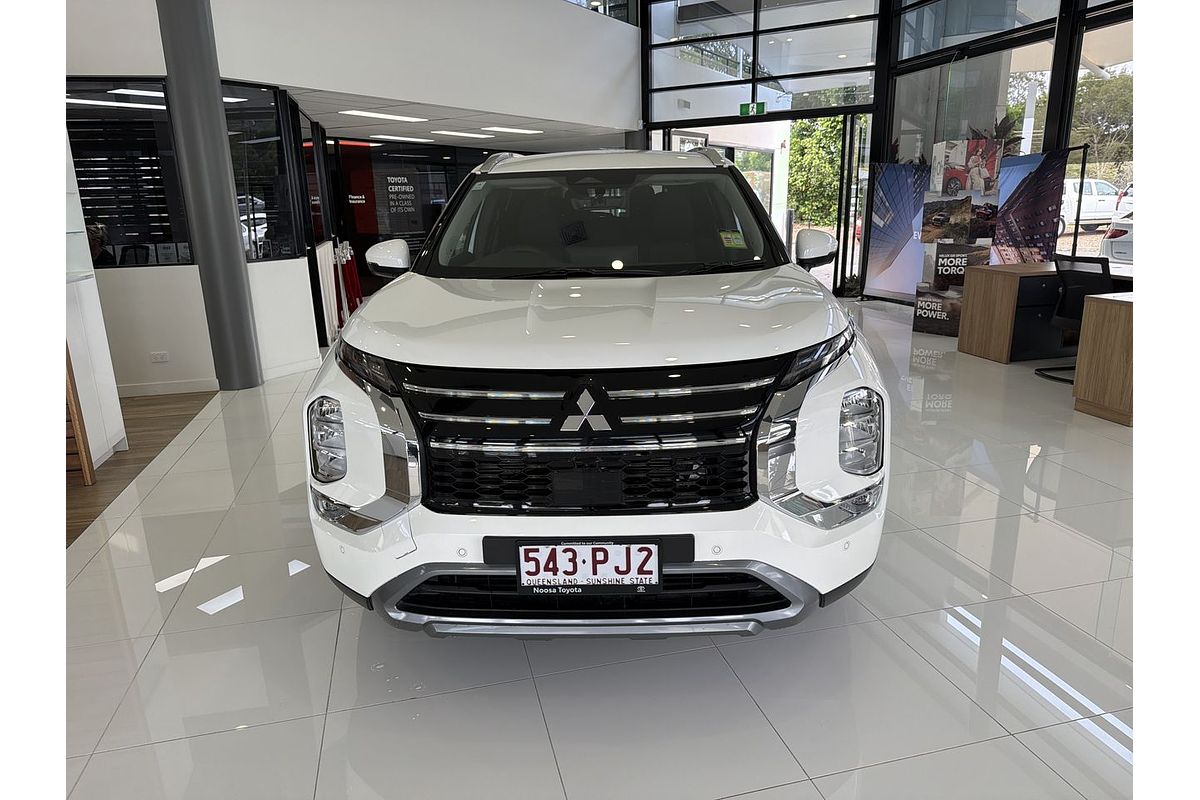 SOLD 2025 Mitsubishi Outlander LS in White | Used SUV | Stock #UC01167 ...