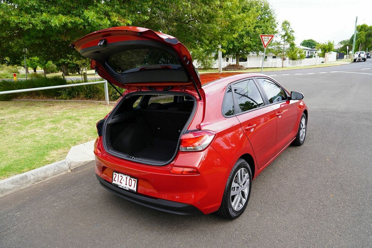 2018 Hyundai i30 Active in Maroon | Used Hatch | Stock #00014368 ...