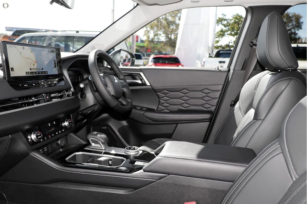 SOLD 2025 Mitsubishi Outlander Exceed in Moonstone Grey | New SUV ...