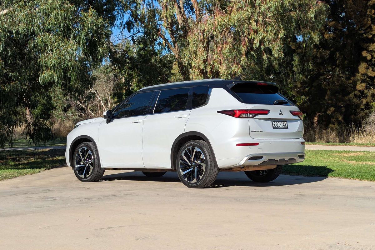 2022 Mitsubishi Outlander Exceed Tourer in WHITE | Used SUV | Stock # ...