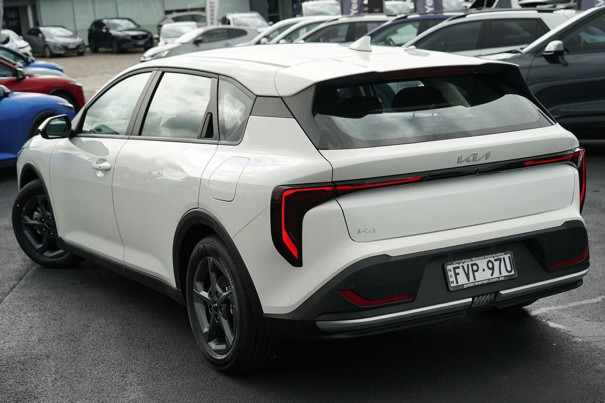 2025 Kia K4 S in Clear White | Demo Hatch | Stock #K199031 | Warwick ...