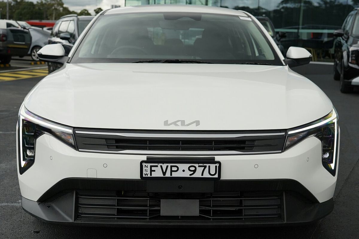 2025 Kia K4 S in Clear White | Demo Hatch | Stock #K199031 | Warwick ...
